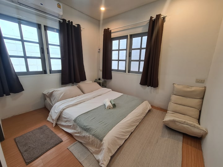 Cozy Room In Cat House, Silom Area Close To Bts - Bangkok