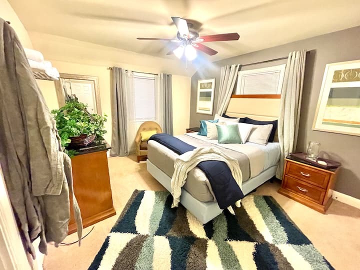 Elite Hideaway In B-more Stunning 4-bedroom Haven - Baltimore, MD