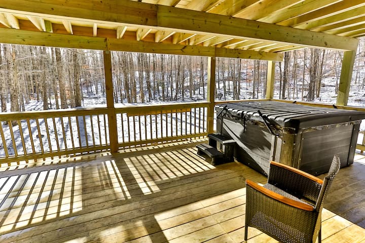 9br/5b/hottub/sauna Sleeps20+ In Hunter - State of New York
