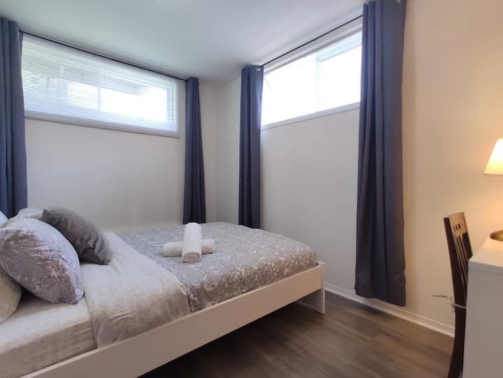 New Spacious 1 Bdr Unit Close To Metro And  Dt - Montreal
