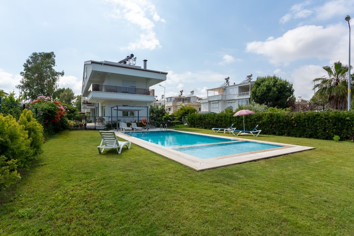 Modern Myra-3 Bedroom With Access To Shared Pool - Boğazkent