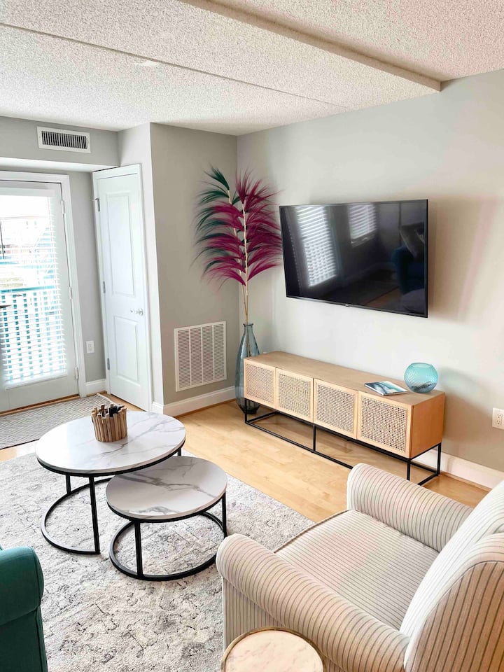 Recently Updated 2 Bed -2 Bath In Heart Of Dewey - Dewey Beach, DE