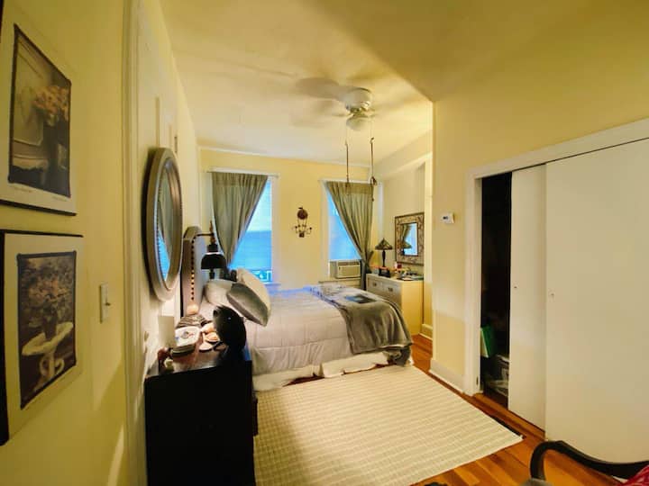 Private 1b1b 2 Mins From Yale Som On Orange St. - New Haven, CT