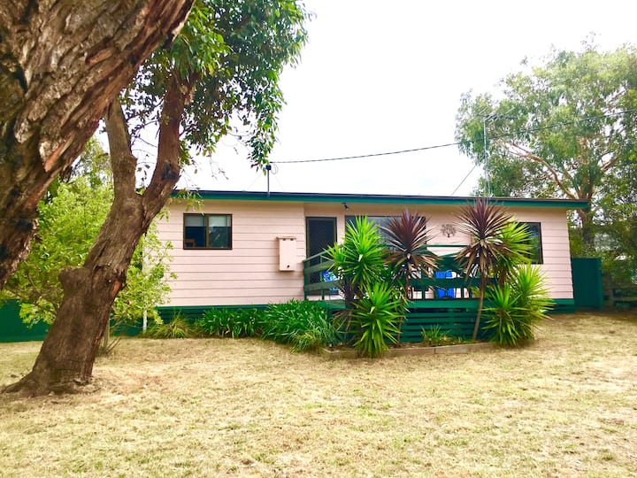 Classic Beach House Getaway - Smiths Beach
