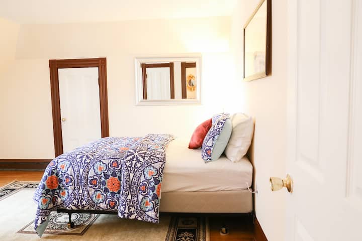 Victorian 3rd Floor Unit - Mattapan - Boston