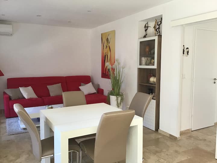 Bel Appartement De 75m2 Rdj Et Grande Terrasse - Fréjus