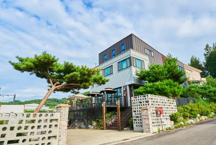 #경기화성 #공간길 #하루 1팀만 300평 독채 #넓은마당 #바베큐장#캠핑#워크숍인기장소 - 송산면