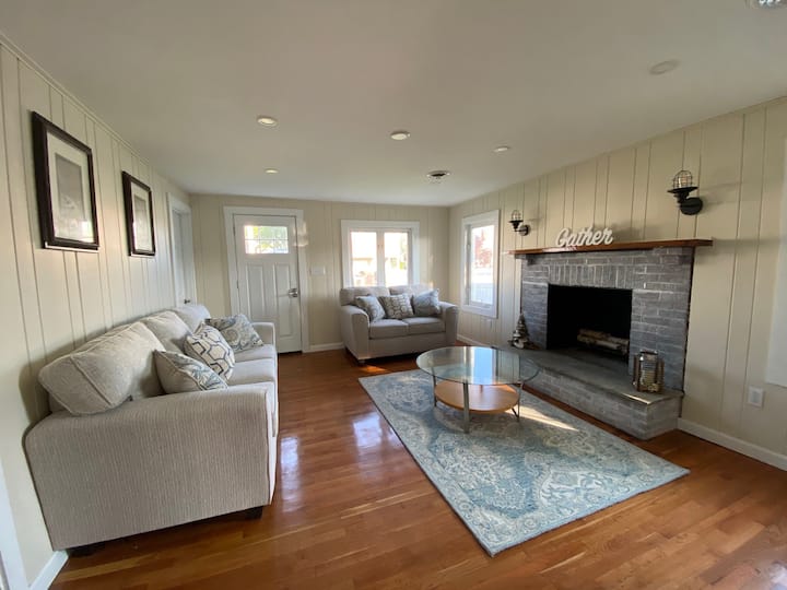 Renovated Beach House - Short Walk To North Beach - Exeter, NH