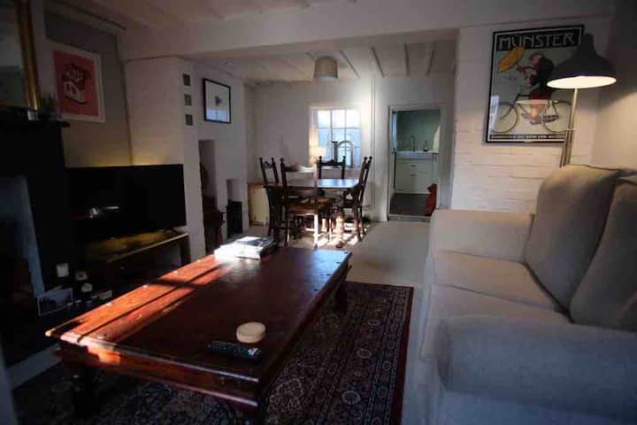 Gorgeous One-bed Cottage With Log Burner. - Colchester