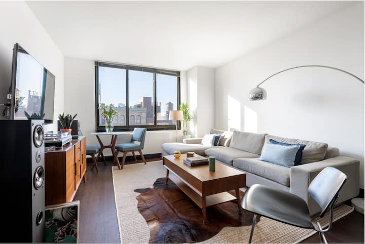 Doorman! High Floor! Views! Elevator! Free Gym! - Long Island, NY