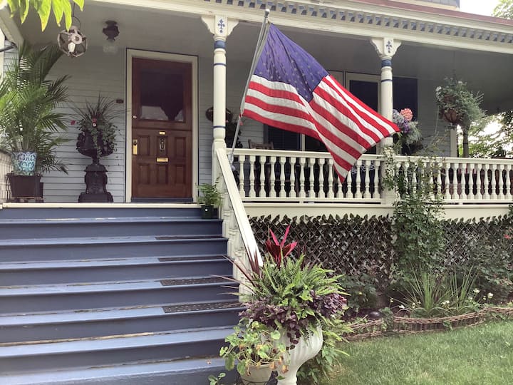 Cheerful One Bedroom Room In Newport - Little Compton, RI