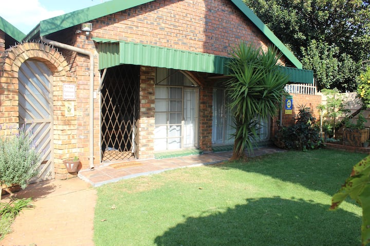Edelrest Safe Haven Surrounded By Tranquil Garden - Springs
