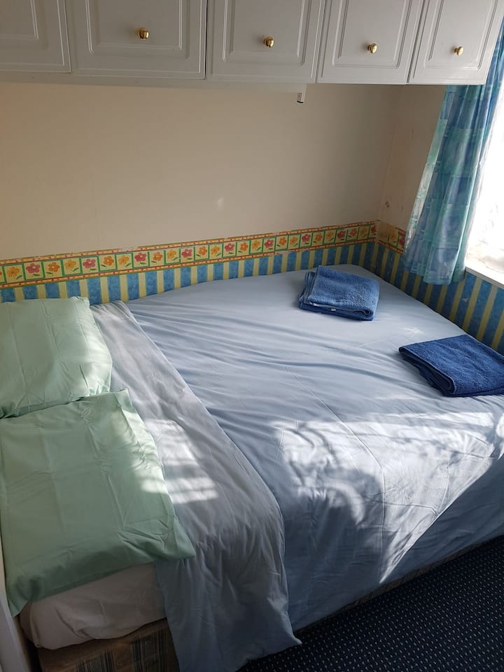 En-suite Room Ideal For Airport Hospital & Amazon - Dunstable