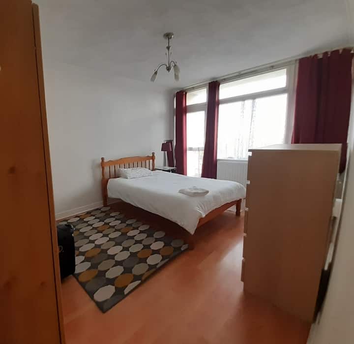 Large Double Room In Easy Reach Of Aldgate East - London