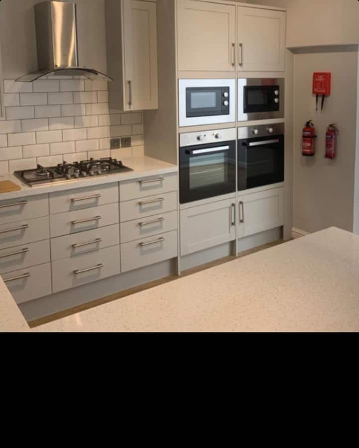 Beautiful Room Available With Kitchen Facilities. - Lutterworth
