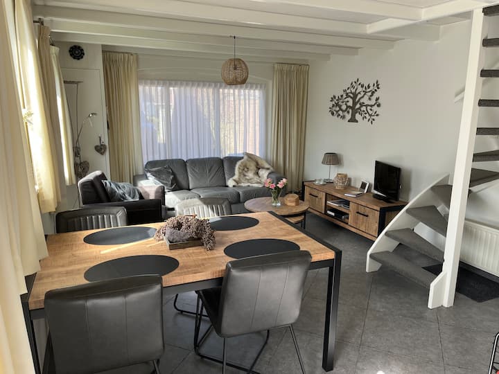 Sfeervolle 4-pers. Vakantiewoning Nabij Domburg - Aagtekerke