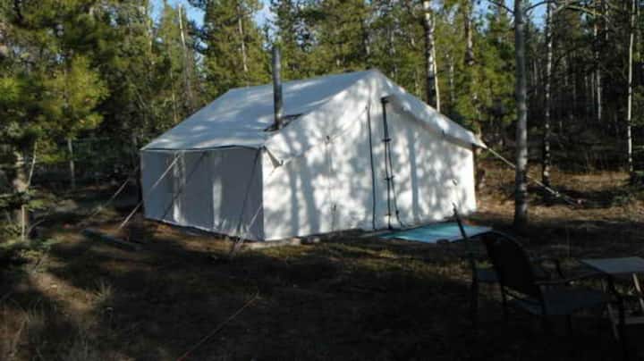 Yukon Glamping: Gold Rush Themed Luxury Wall Tent - Yukon