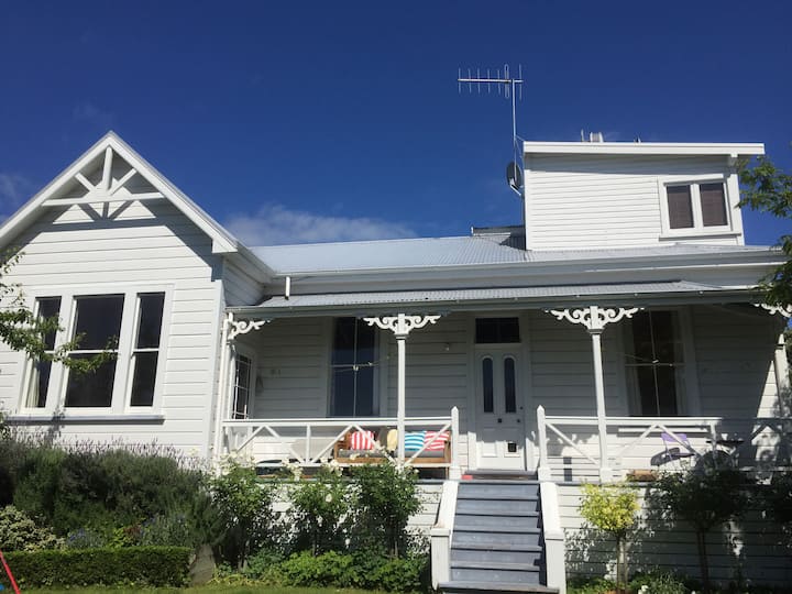 Villa On The Hill - Napier