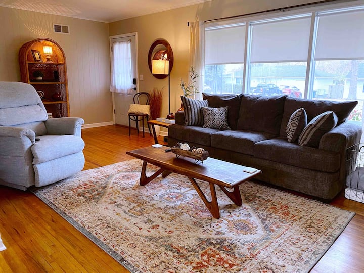Cozy Getaway Near Expo+downtown - Tulsa, OK