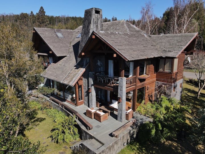 Casa Familiar De Lujo En La Puntilla - Villarrica