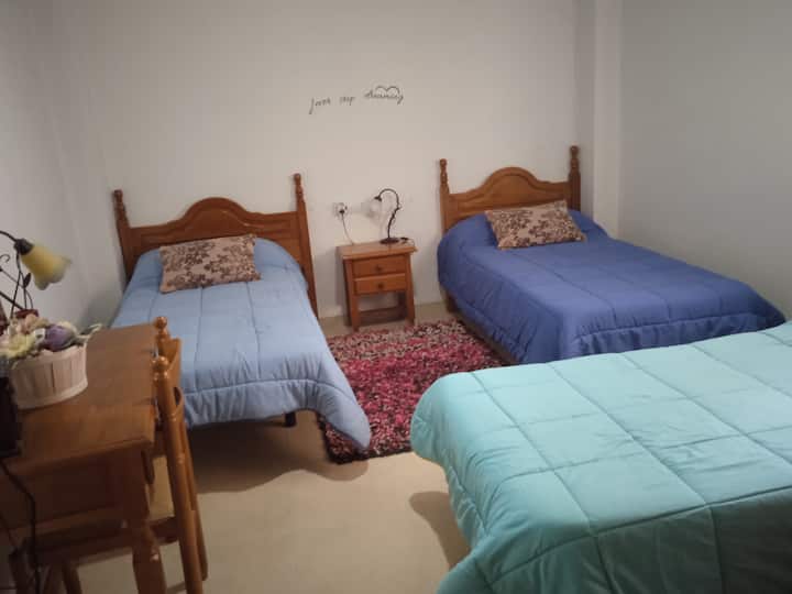 Habitación Triple. - Roquetas de Mar