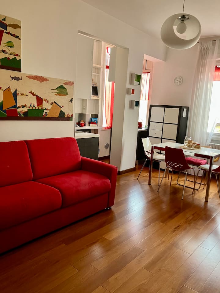 Comfortable Two-room Apartment Near Underground M5 - 蒙察