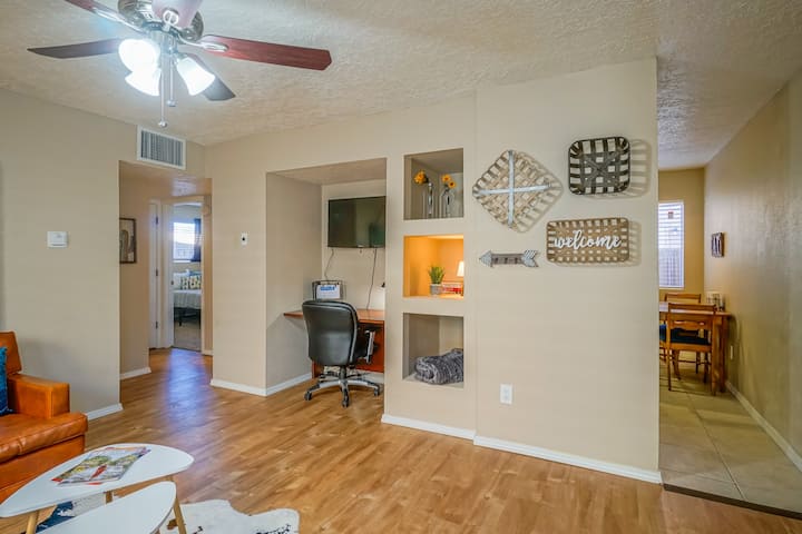 Abq Uptown 2bd/1ba, Ac, Near I-40 - Albuquerque, NM