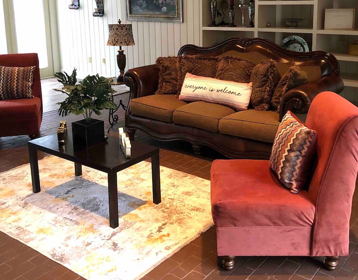 Spacious Hideaway | 5 Bds, 3 Ba - Leland, MS