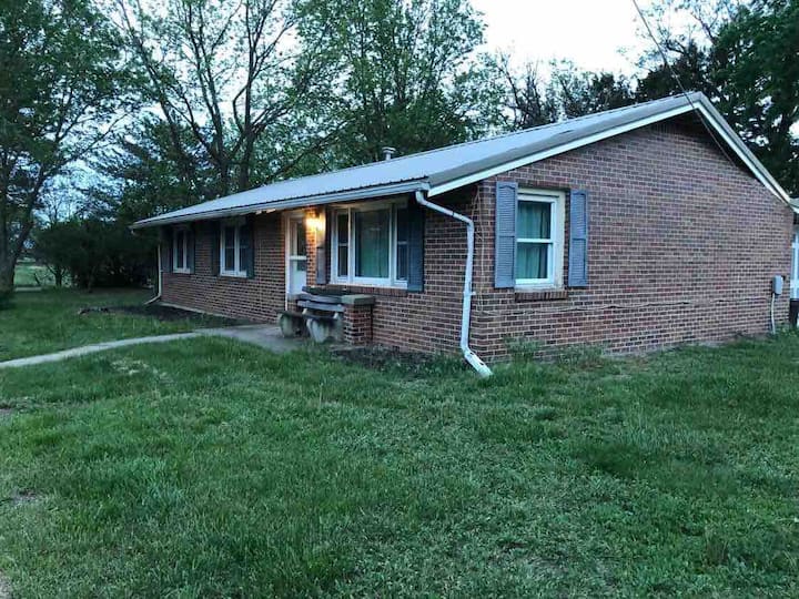 The Brick House *Pets Welcome* - Lovewell State Park, Webber