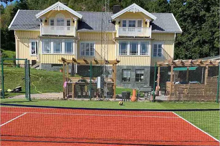 Sekelskifteshus Med Inomhuspool - Lilla Edet