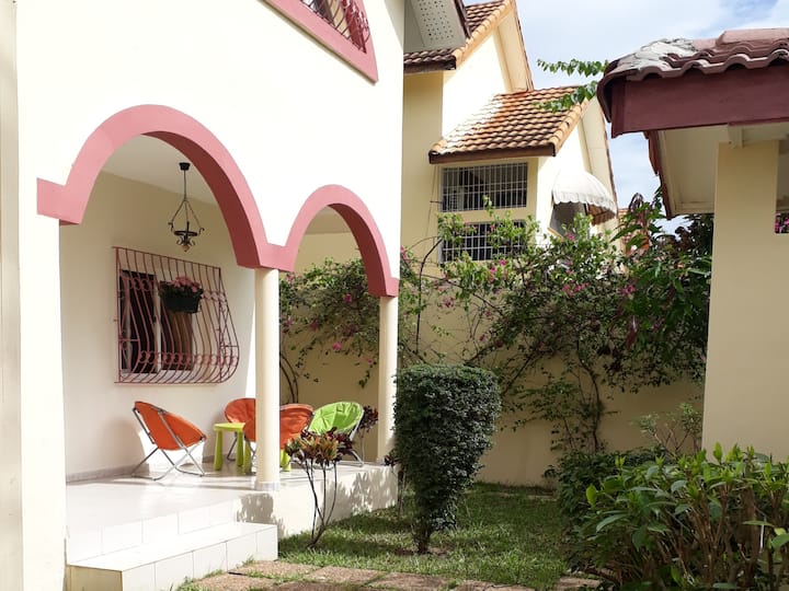 Villa De 400m2, Quartier Des Arcades (Abidjan) - Abidjan