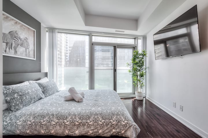 Condo Next To Cn Tower Sb Arena Aquarium & Harbour - Toronto