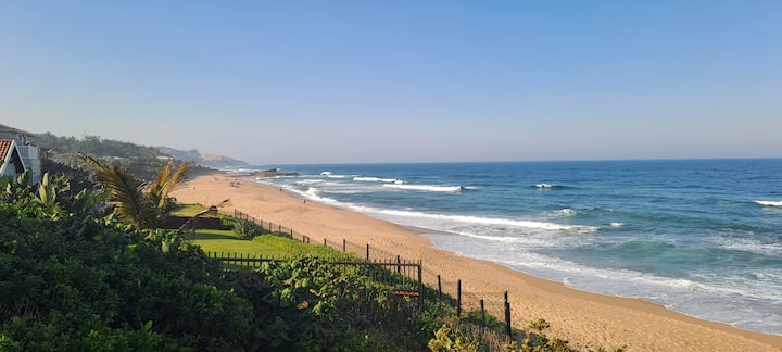 Seaside Serenity: Your Ultimate Beachfront Escape! - Dolphin Coast
