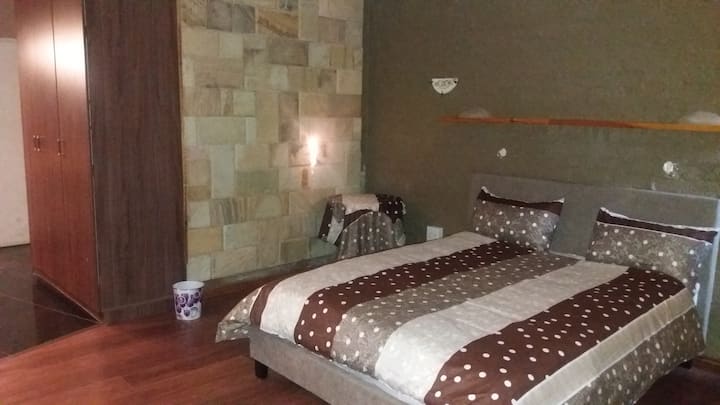 Cleopatra On 5 - Krugersdorp