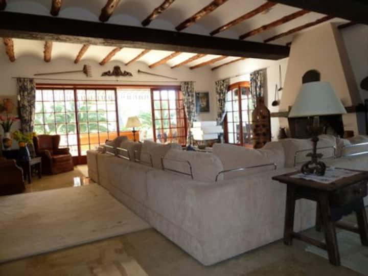 Traumhafte Villa Mit Meerblick 
Et-e-0229 - Sant Antoni de Portmany