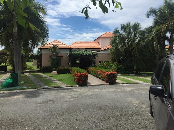 (Panamá) Casa De Playa, Con Campo De Golf. - Panama