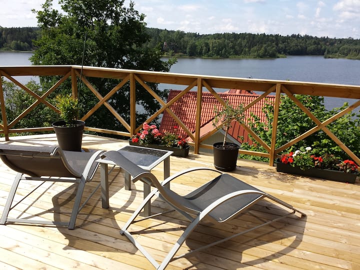 Charming Villa With Lake View - Stockholm