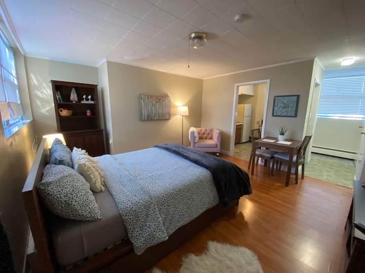Cozy Private Studio In Upper Montclair - Montclair, NJ