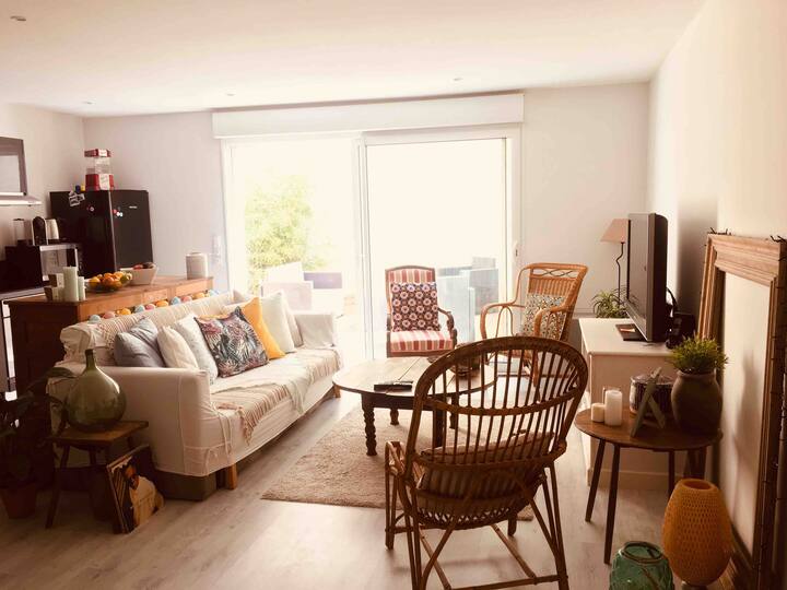 Bdx Appartement Chaleureux Au Coeur Des Chartrons - Bordeaux