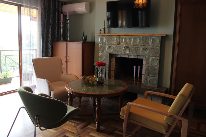 160 Degrees, Apartment With Fireplace - Tiflis