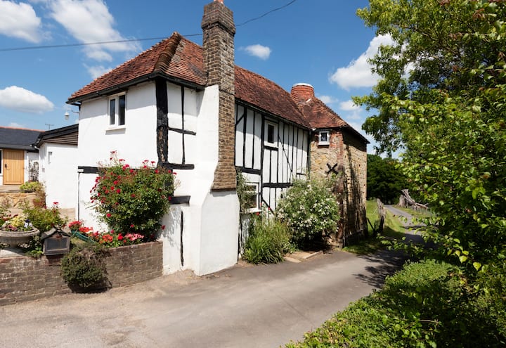 Historic Oast House On Farm Comfortably Modernised - Hever Castle & Gardens
