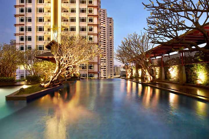 Luxury Condo Near Sukumvit Soi 11 - Bangkok