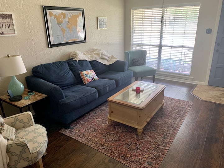 Cozy House! 1 Bed/ 1.5 Bath - Wichita Falls, TX