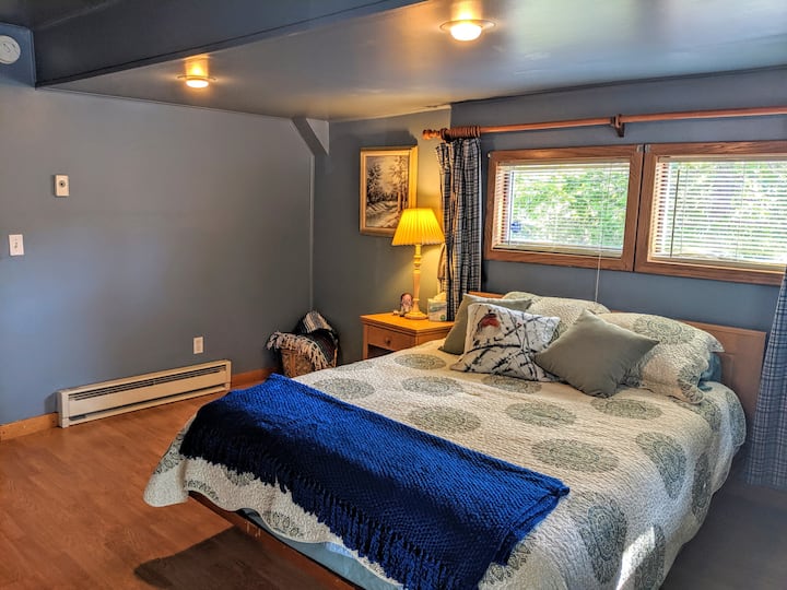 Tahquitz Rock Room - Idyllwild-Pine Cove, CA