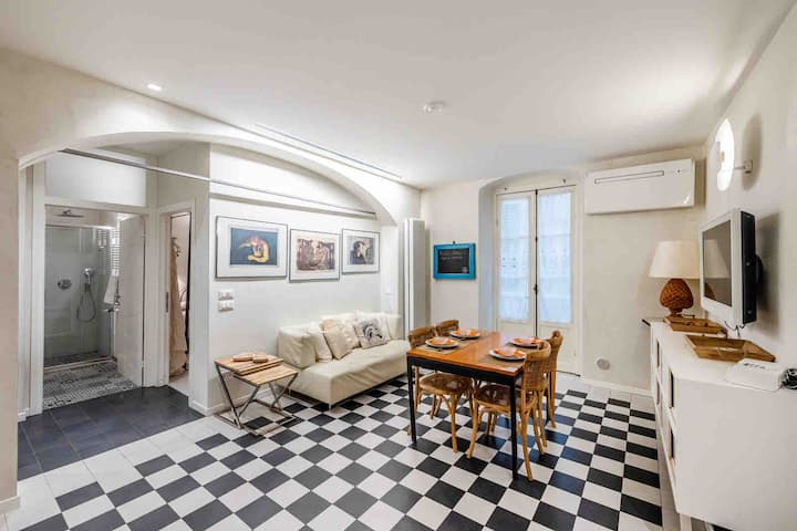 Interno Tre - Finale Ligure