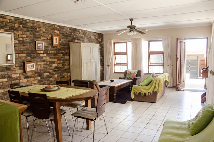 Goulden Street Guest House - 3 Bedroom Apartment - East London