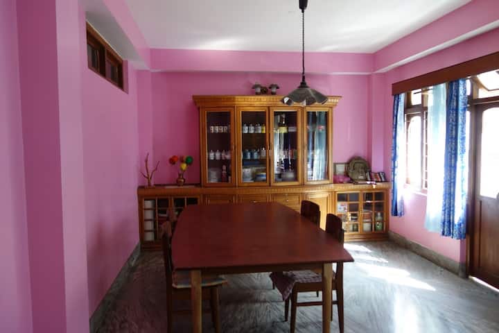 Tsechu House (Wifi Available) - Gangtok