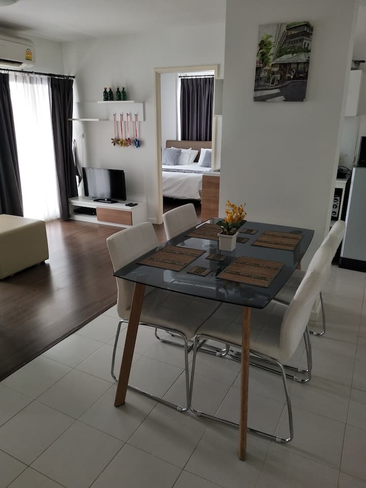 Modern Fully Furnished 2 Bed Apartment - Hua Hin