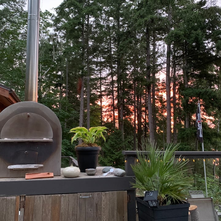 Ocean Beachfront Cabana On Island, Family Compound - Sechelt