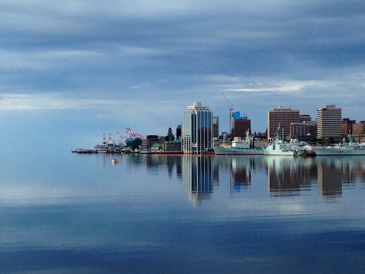 Gorgeous Waterfront One-bedroom Apartment - Halifax